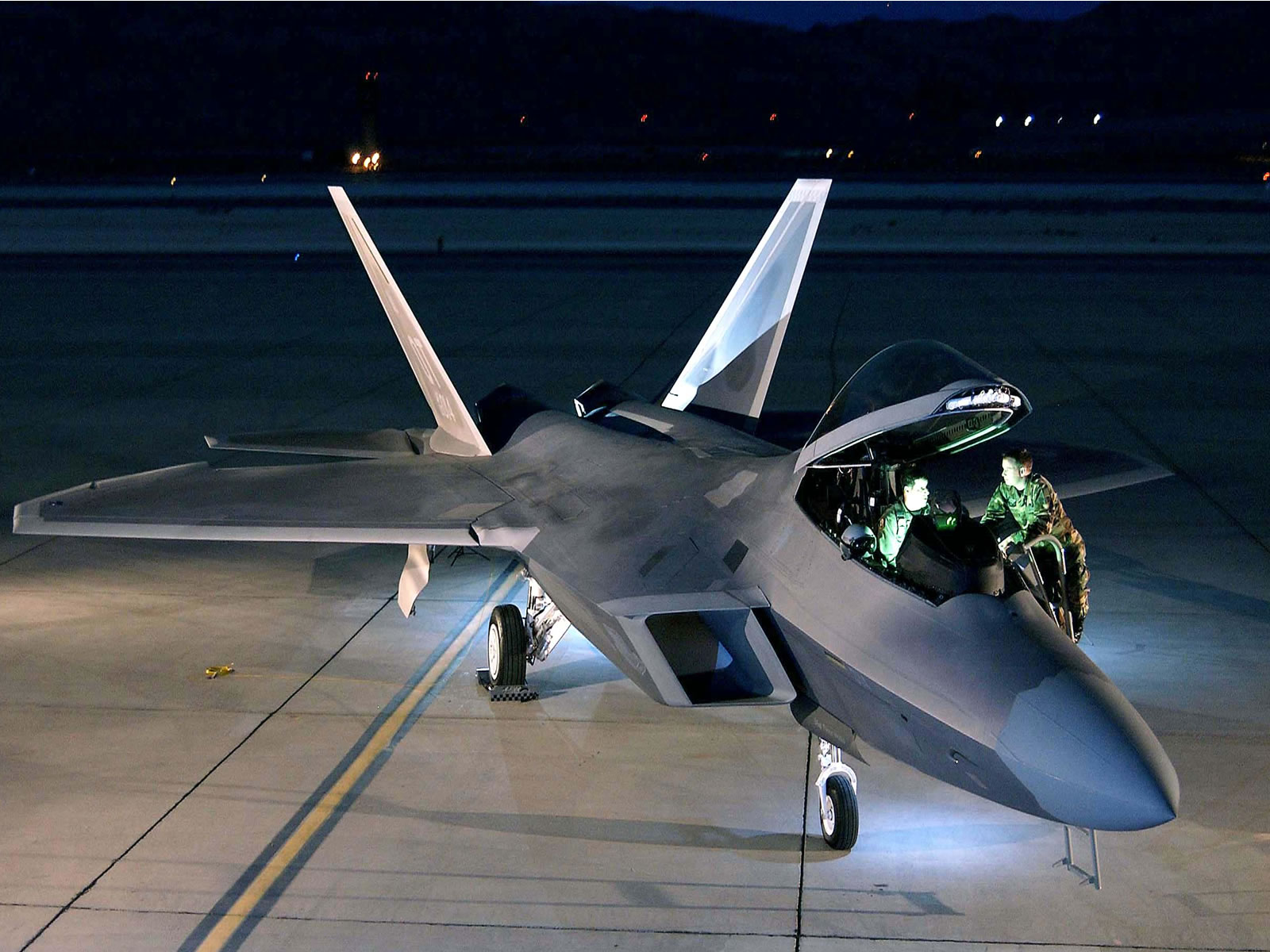 F-22 Raptor Stealth Fighter Gets A Spot In The National Museum Of The U ...
